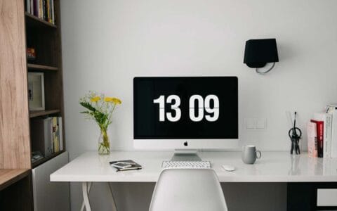 The Perfect Graphic Designer's Home Office: 2025 Setup Guide